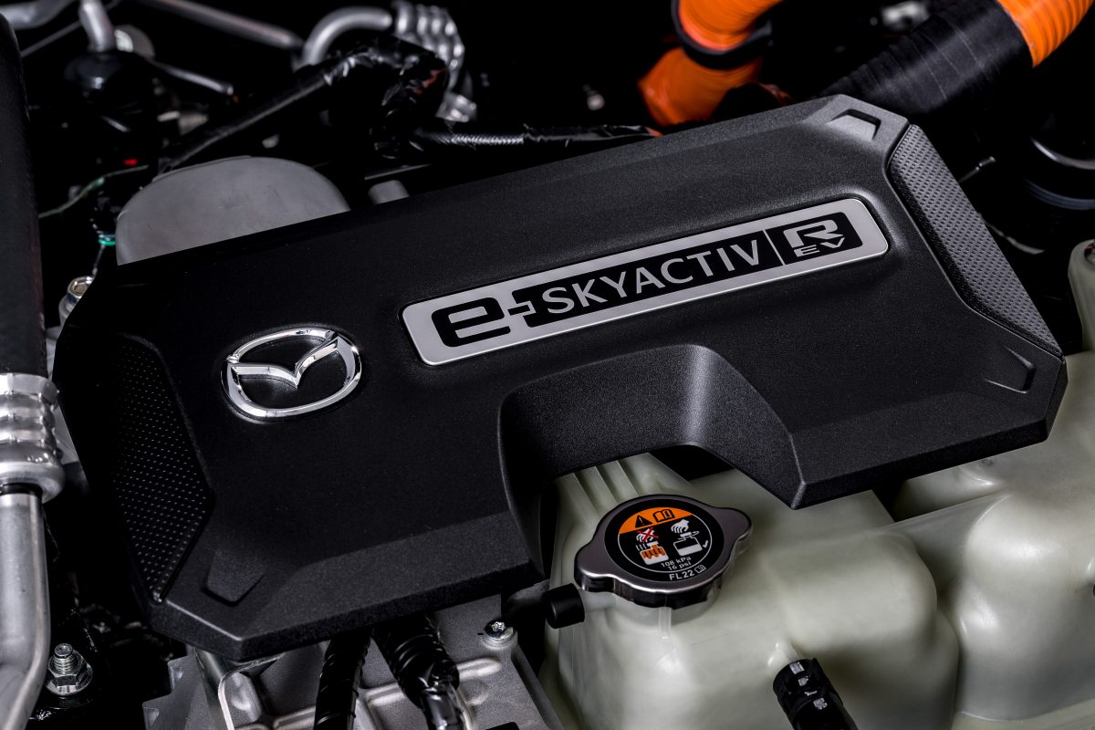 转子引擎复活! Mazda MX-30 R-EV 全球首发, 1L/100km 2023-Mazda-MX-30-R-EV-debut-40 ...