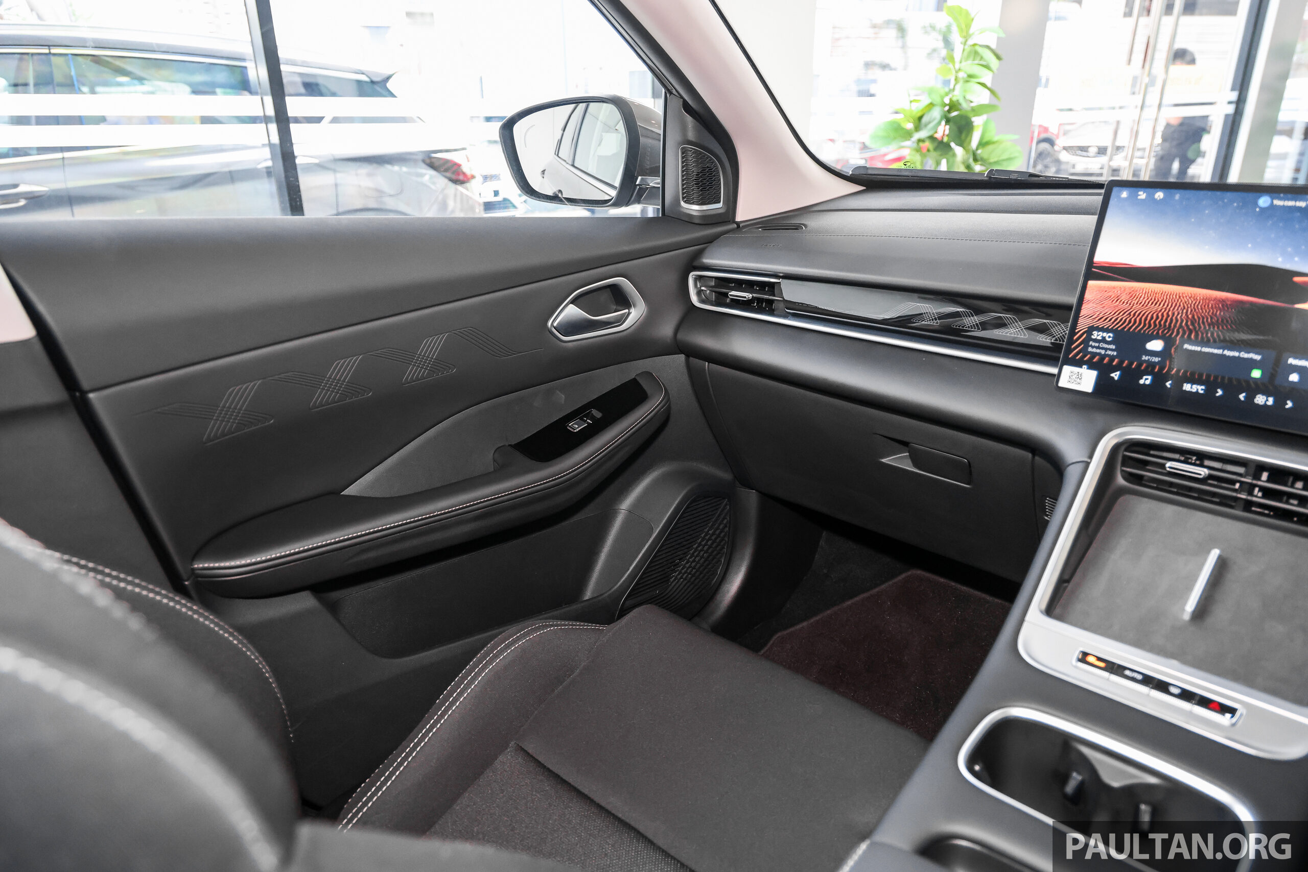 2025 Proton X50 1.5 Executive 陈列室实拍, 定位车系最入门, 搭载同样引擎, 手动绒布座椅, 17寸轮毂, 没 ...