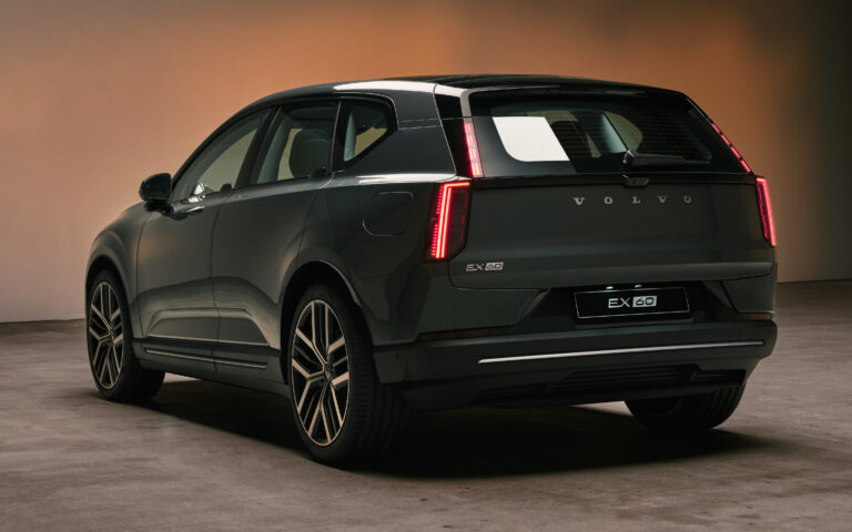 2026 Volvo EX60 首发登场！采用全新SPA3模组化平台和800V架构打造，支持400 kW快充，WLTP续航达810公里 ...