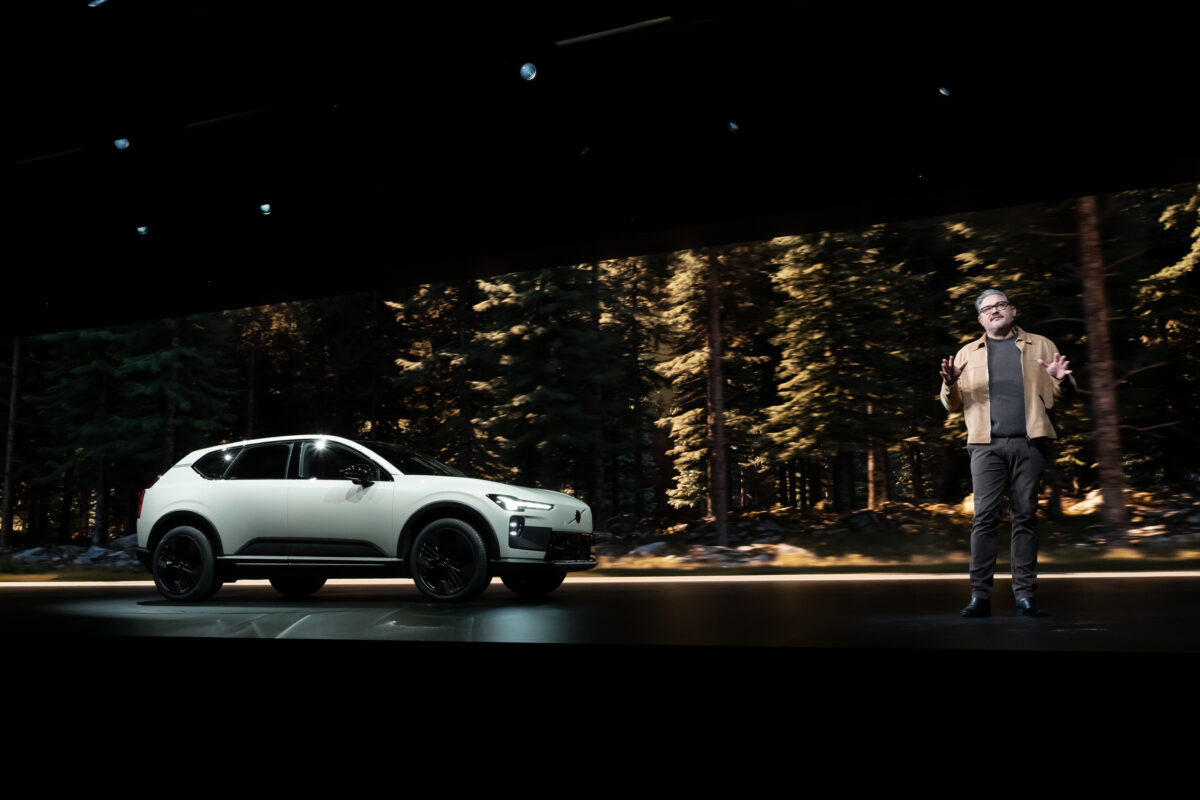2026 Volvo EX60 首发登场！采用全新SPA3模组化平台和800V架构打造，支持400 kW快充，WLTP续航达810公里 ...