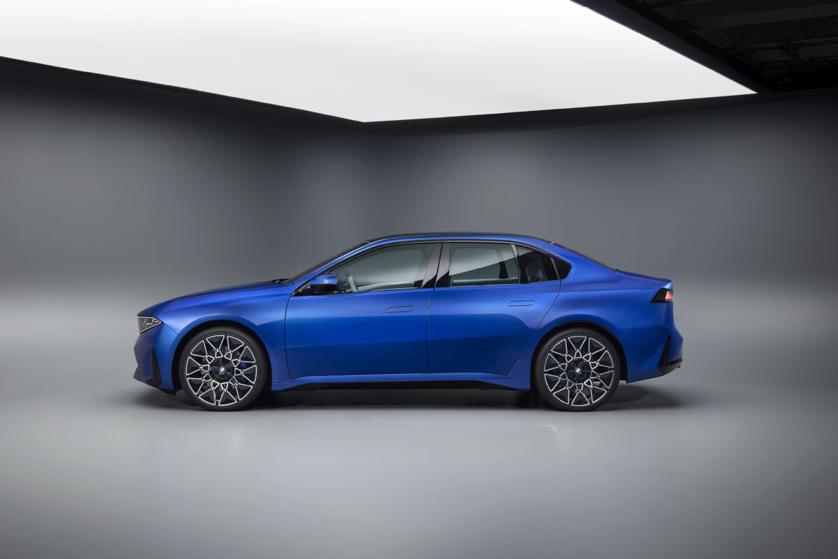 全新纯电3系，2026 BMW i3 全球首发！WLTP续航达900公里、支持400 kW DC快充、最大输出功率469PS/645Nm ...