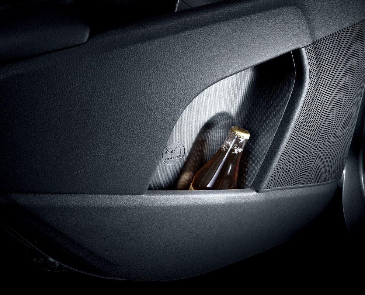 rear-door-map-pocket - Paul Tan's Automotive News