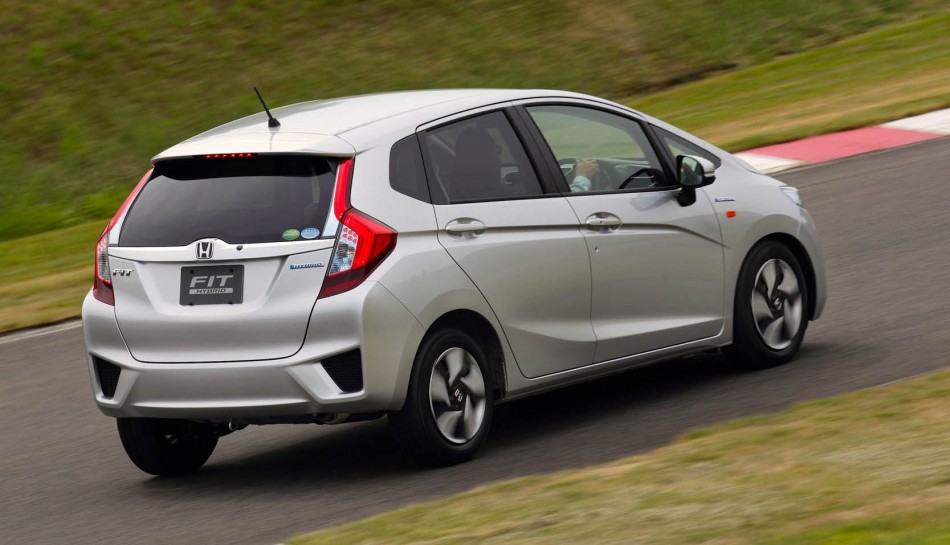 2014-Honda-Fit-Exterior-Driving-11 - Paul Tan's Automotive News