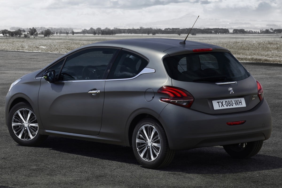 Peugeot 208 facelift gets world's first textured paint