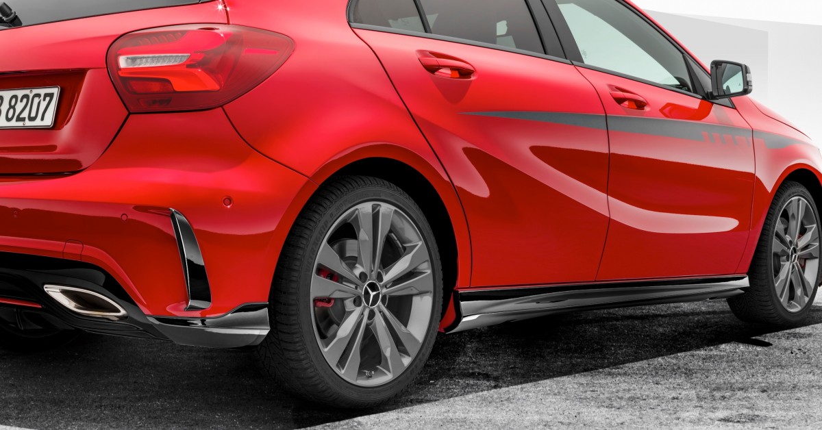 Mercedes-Benz A-Class FL gets new AMG Accessories W176 Mopf AMGLine ...