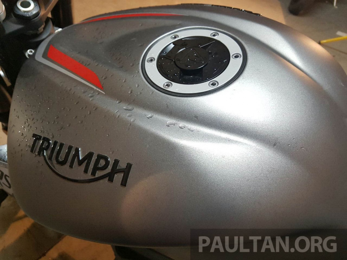 2017 Triumph Street Triple 765 RS - first look in Spain - paultan.org