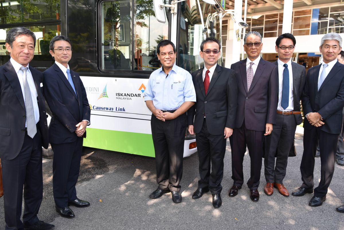 Bas mesra alam dan cekap tenaga Hino Hybrid akan mula diuji di Bandar ...
