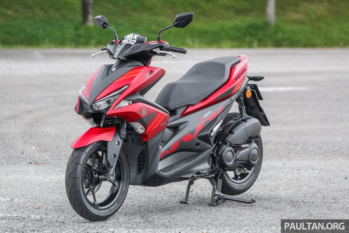 REVIEW: 2017 Yamaha NVX 155 - absolute scooter fun - paultan.org