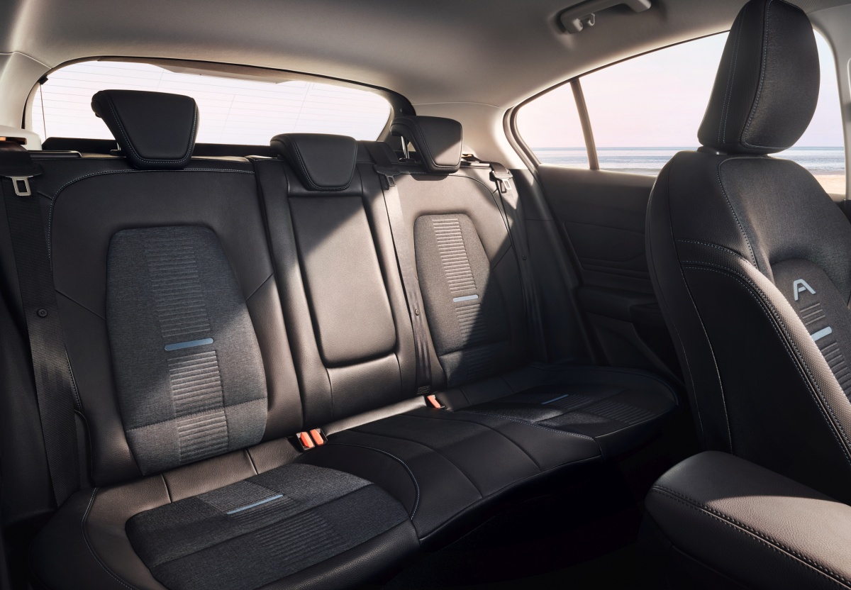 2019 Ford Focus Mk4 debuts - three body-styles, six trim levels ...