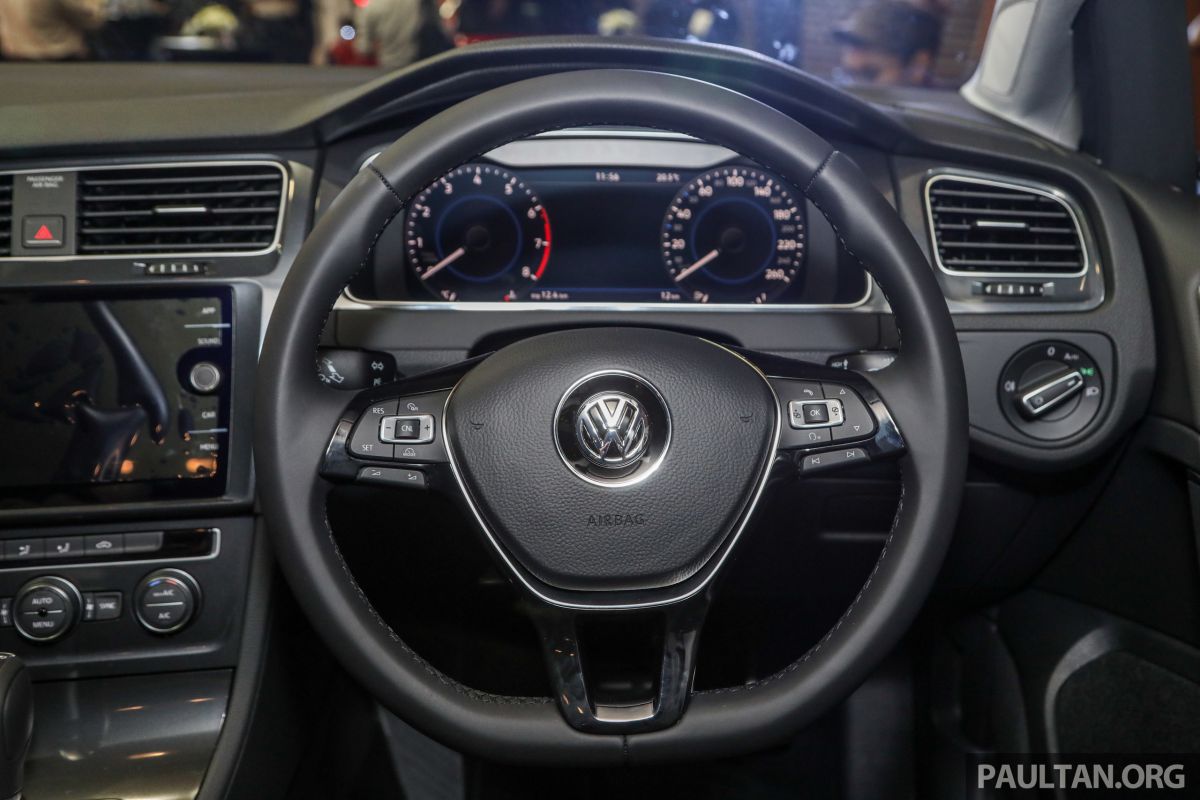 Volkswagen Golf R-Line 2018 Launch_Int-3 - Paul Tan's Automotive News