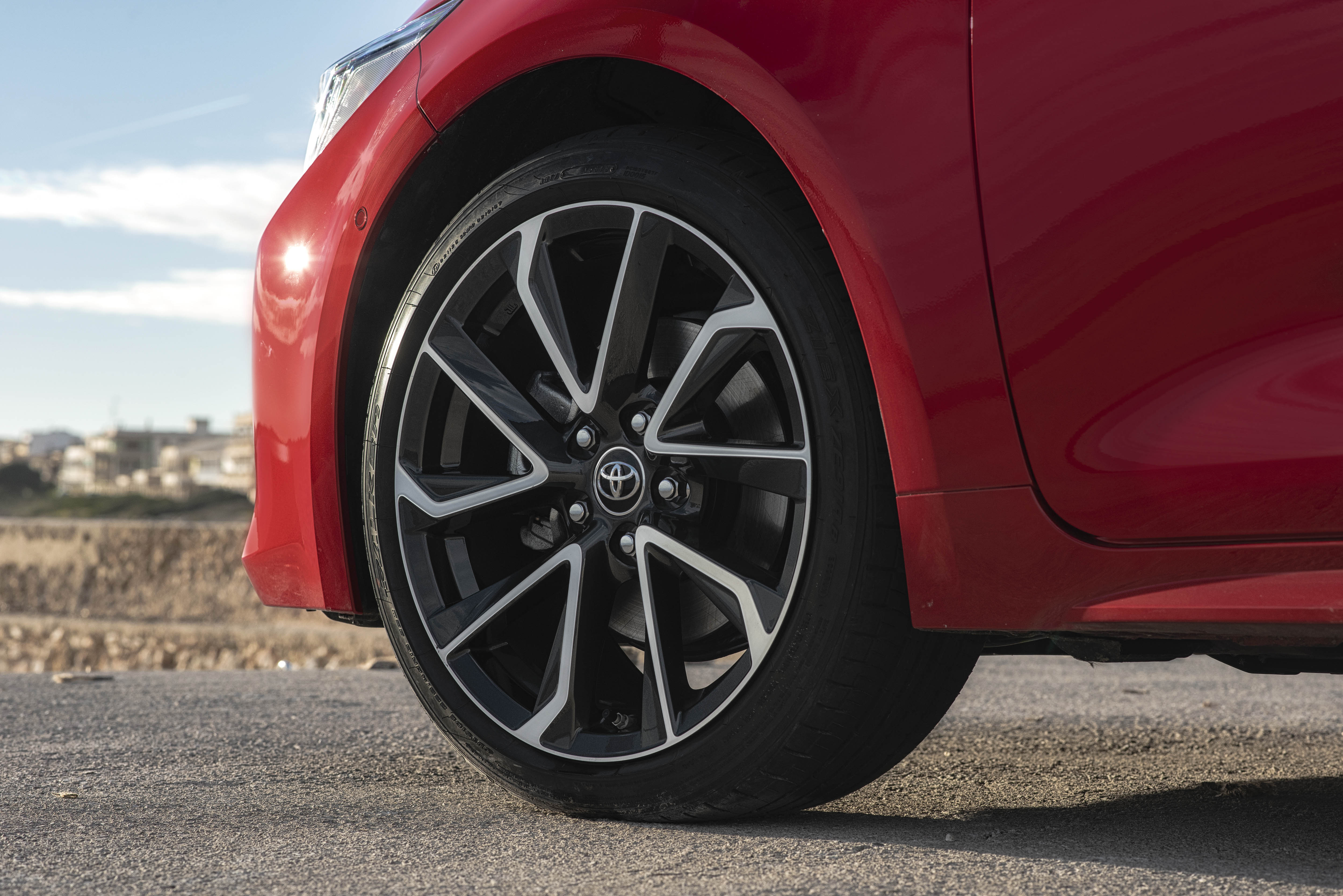 2019 Toyota Corolla Hatchback 2.0L Hybrid Red Bitone 44 - Paul Tan's ...