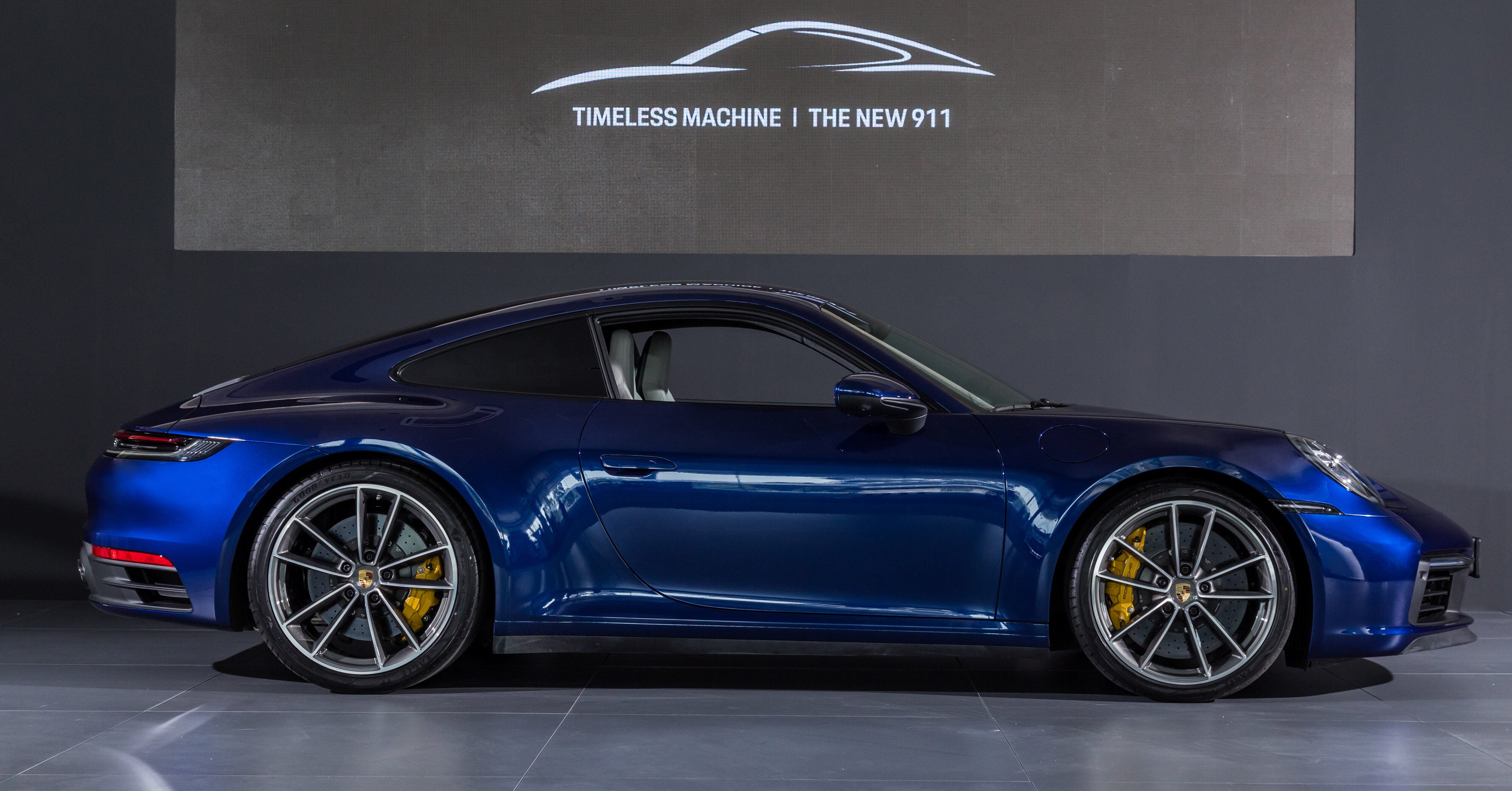 992 Porsche 911 Carrera 4S - Paul Tan's Automotive News
