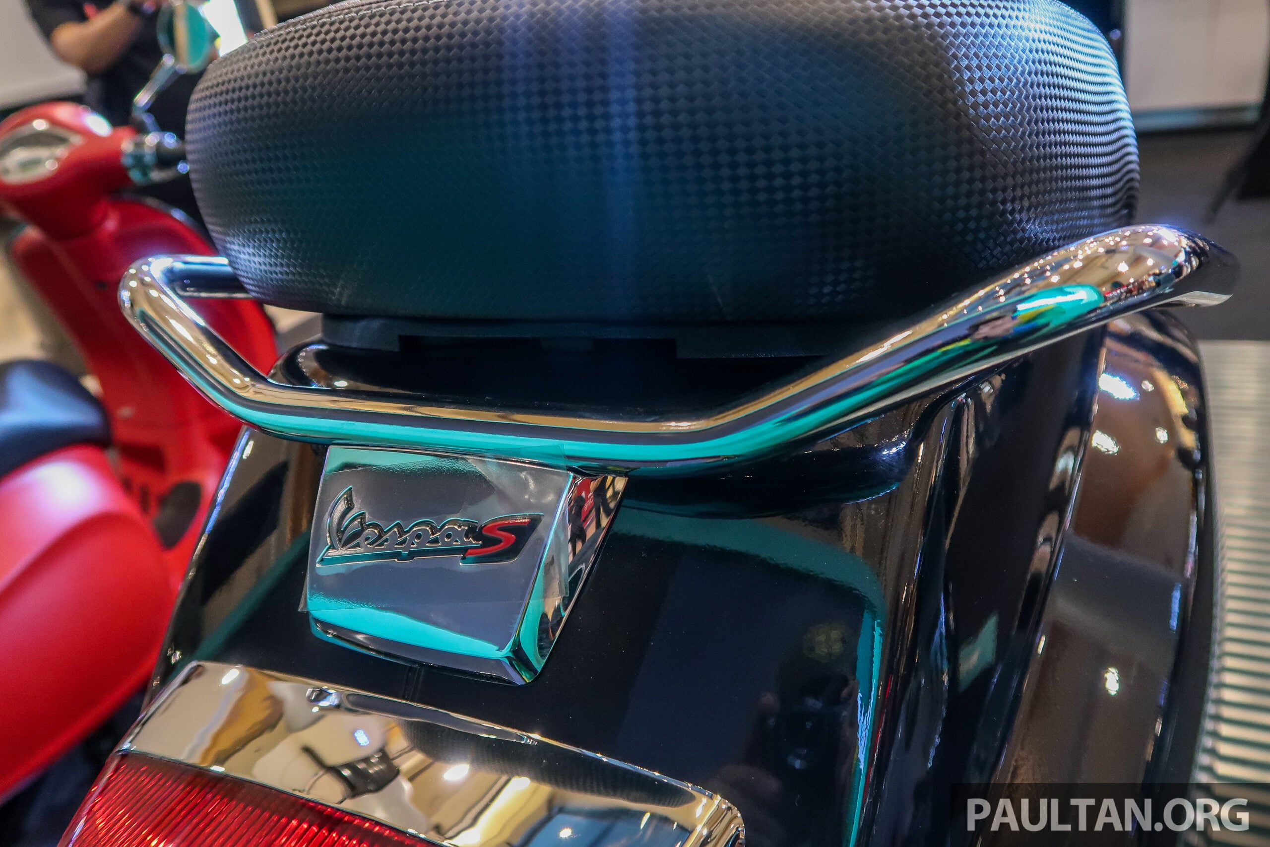 Vespa S125 Carbon Edition BM-10 - Paul Tan's Automotive News