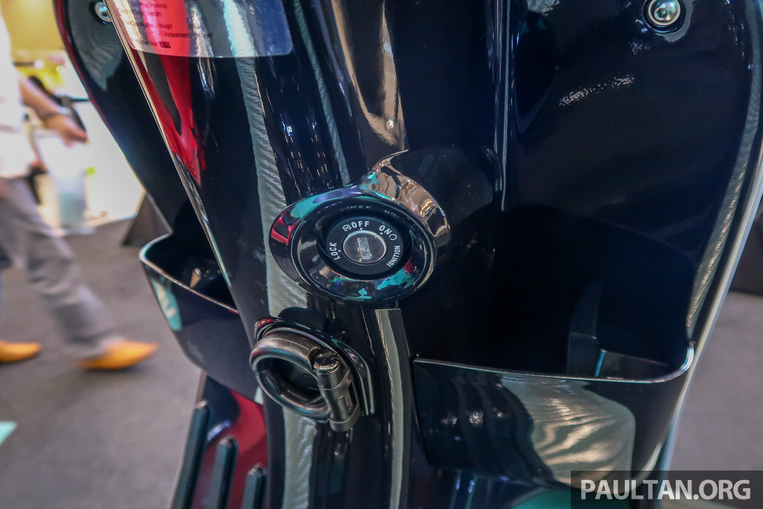 Vespa S125 Carbon Edition BM-14 - Paul Tan's Automotive News