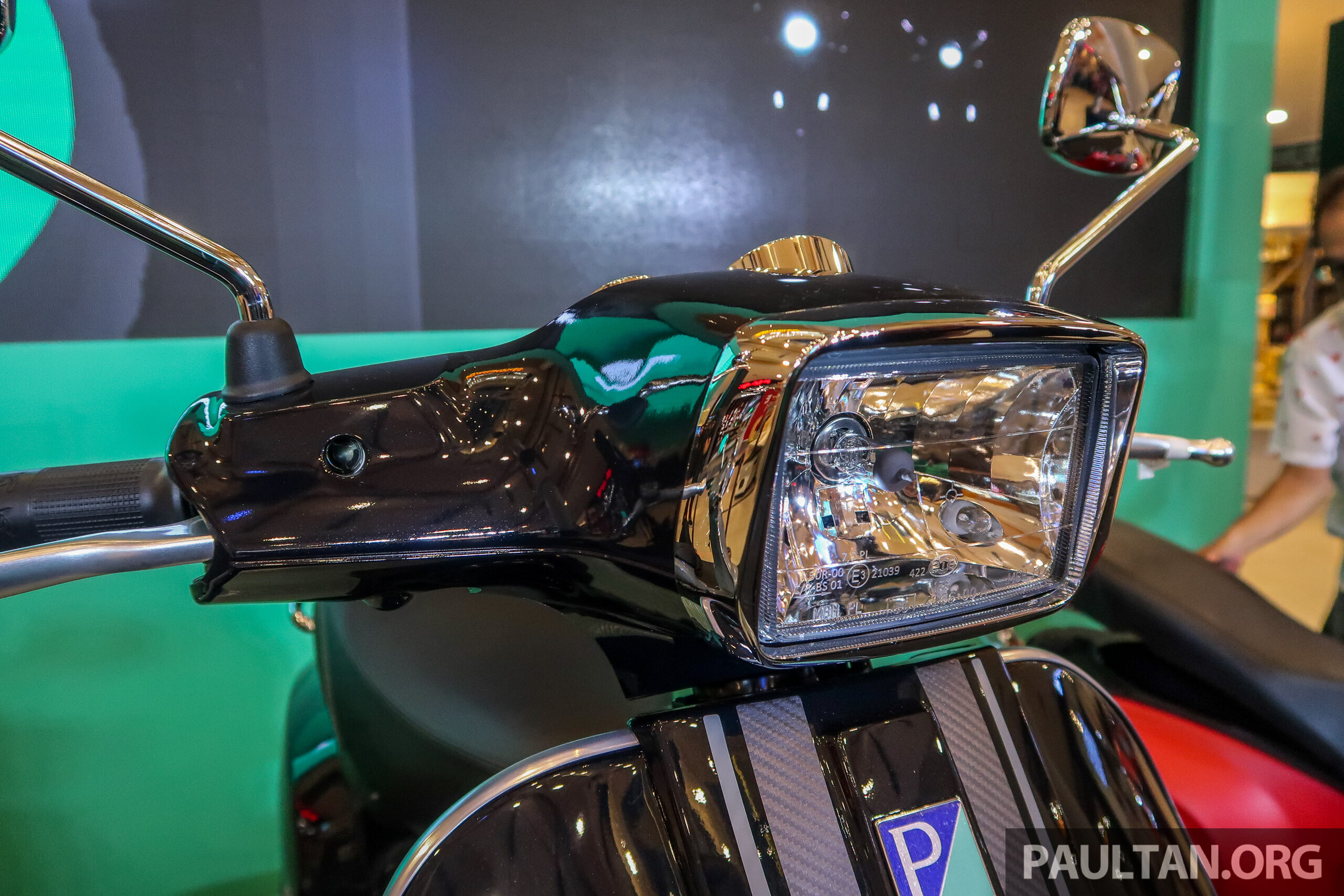 Vespa S125 Carbon Edition BM-4 - Paul Tan's Automotive News