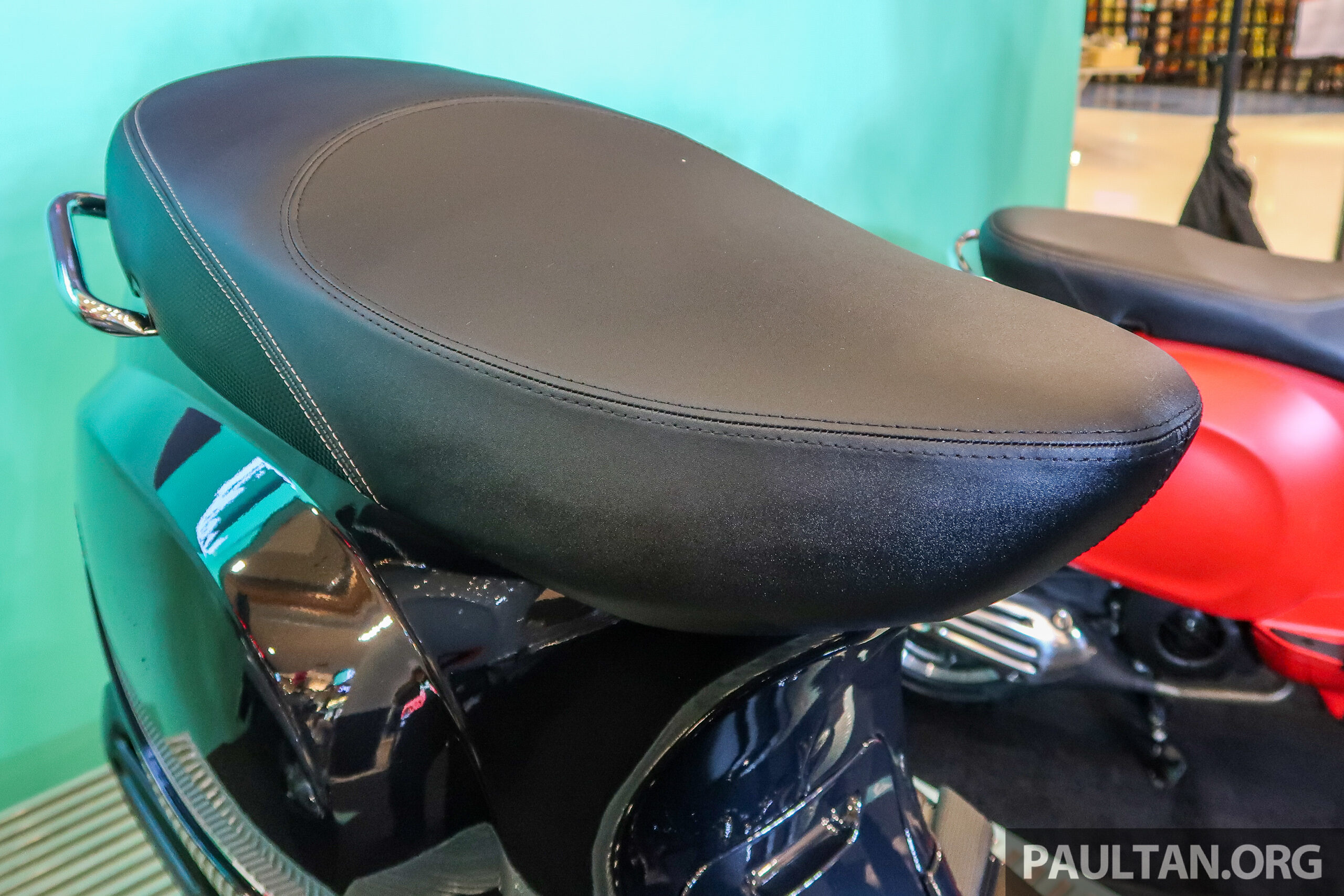 Vespa S125 Carbon Edition BM-8 - Paul Tan's Automotive News