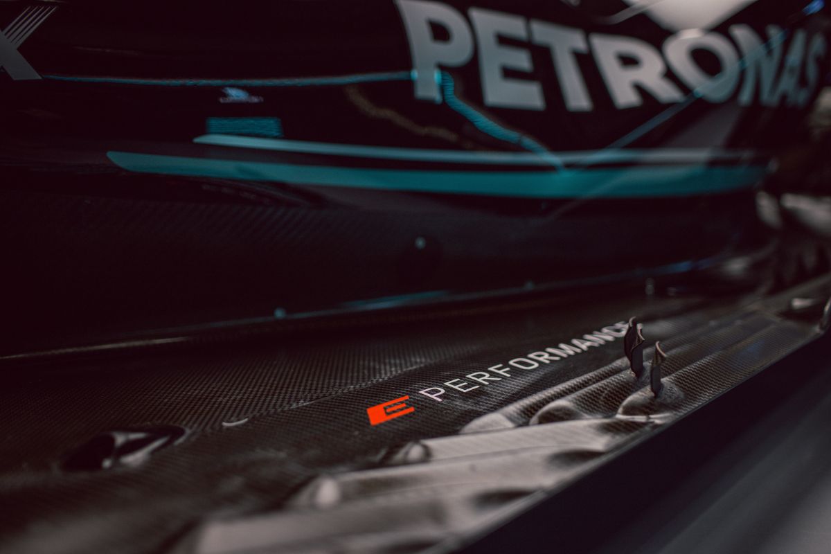 Mercedes-AMG GT 73 teaser hybrid-8 - Paul Tan's Automotive News