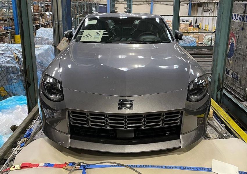 Nissan 400Z Grey Spied 3 - Paul Tan's Automotive News