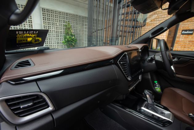2021 Isuzu D-Max V-Cross Interior - Paul Tan's Automotive News