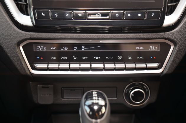 2021 Isuzu D-Max V-Cross Interior - Paul Tan's Automotive News