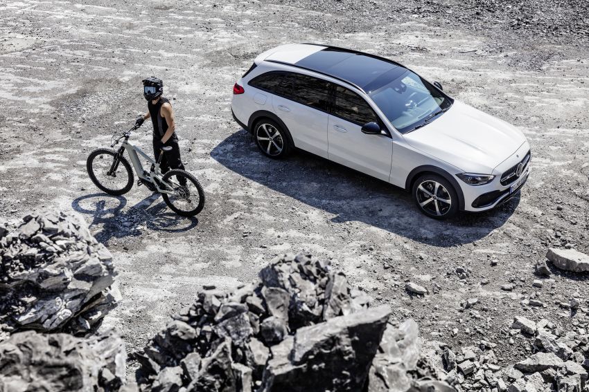 Mercedes-Benz C-Klasse All Terrain (BR S206); 2021 Mercedes-Benz C ...