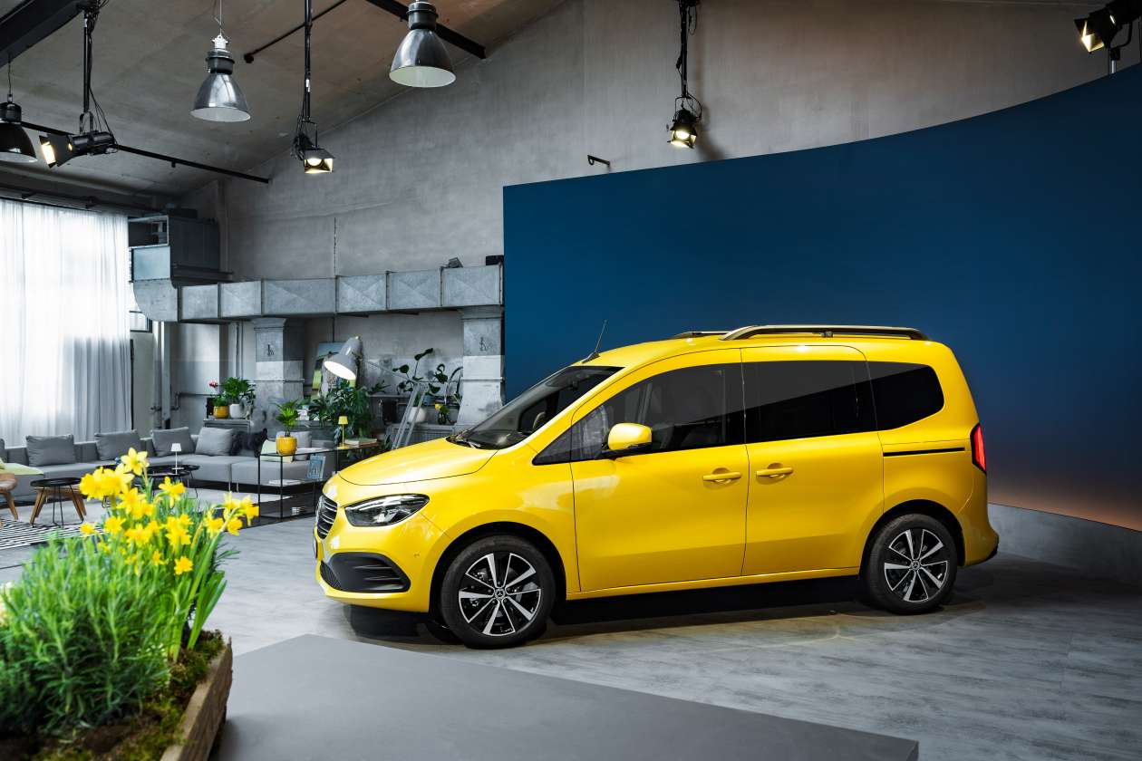 Mercedes-Benz T-Class debut-45 - Paul Tan's Automotive News