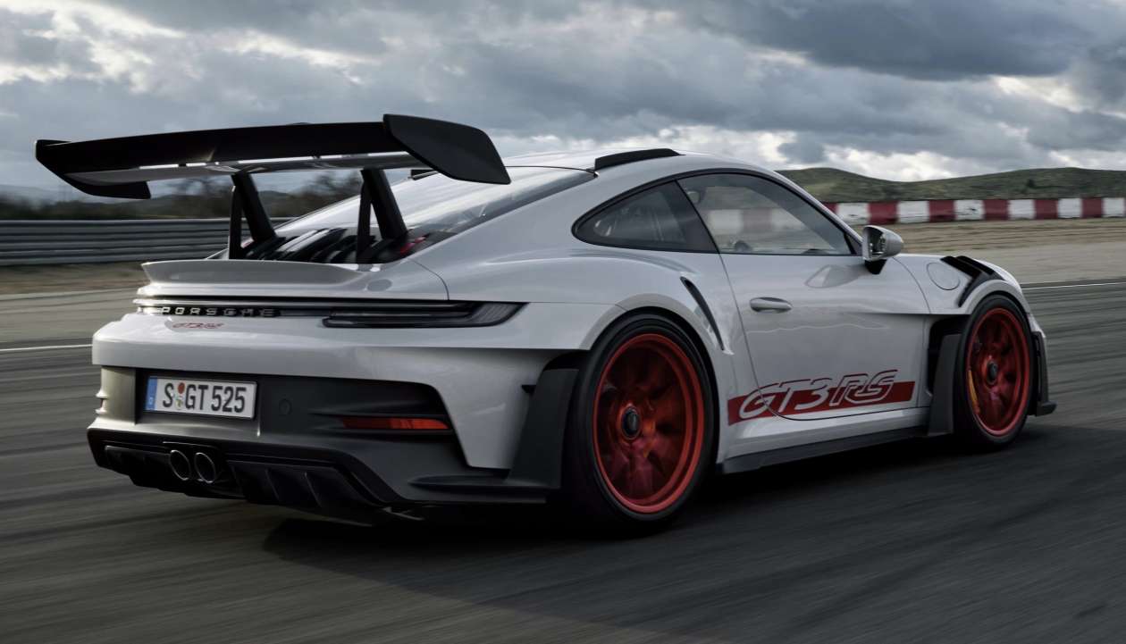 992 Porsche 911 GT3 RS Revealed First Porsche With DRS 525 PS And