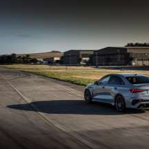 Audi RS3 Performance Edition - 407 PS, 300 km/h top speed, adaptive ...