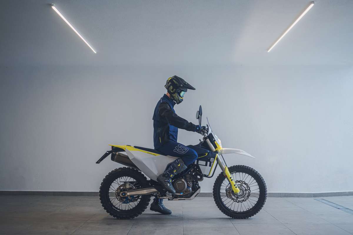 Husqvarna 701 Enduro 2023 BM-3 - Paul Tan's Automotive News