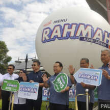 PLUS launches Menu Rahmah, with over 100 stalls offering RM5 lunch and ...