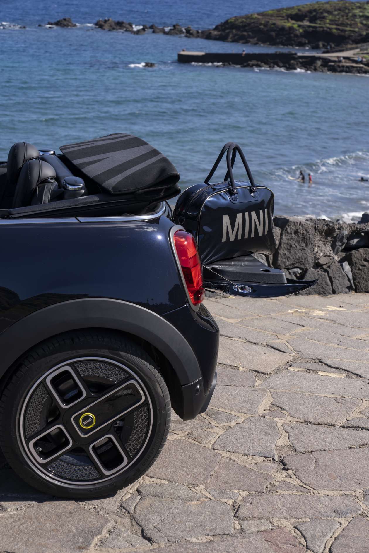 mini-cooper-se-convertible-177 - Paul Tan's Automotive News