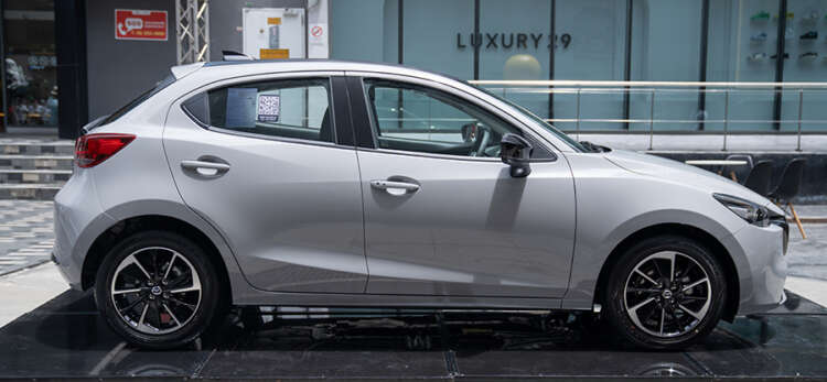 2023 Mazda 2 facelift 1.5 XDL hatchback Aero Grey Headlight 7_BM - Paul ...