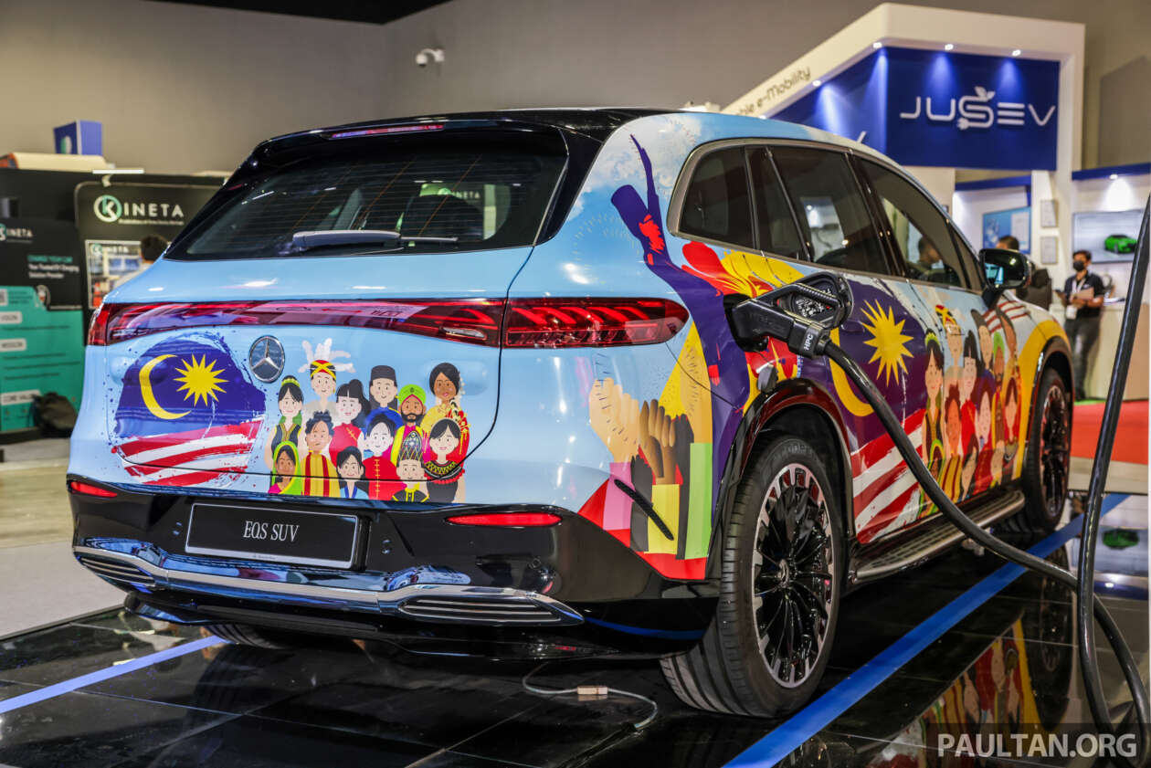 Mercedes-Benz EQS SUV on display at EVM Asia 2023 - AMG Line ...