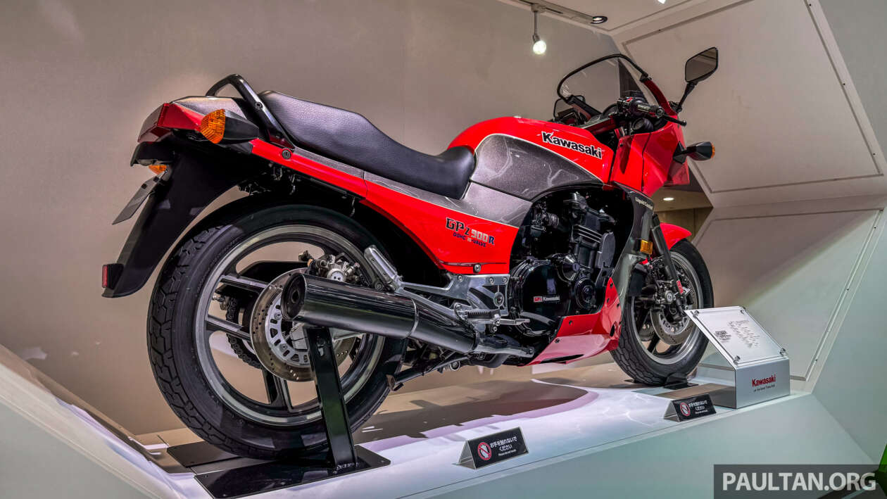 1984_Kawasaki_GPZ900R_Ninja-3 - Paul Tan's Automotive News