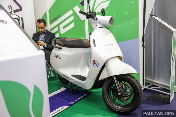Modenas MEV-1, MEV-2 and MEV-3 electric scooters on display at IGEM ...