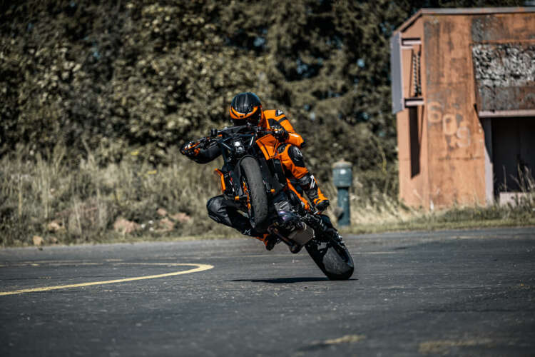 KTM 1390 Super Duke R 2024 official BM-30 - Paul Tan's Automotive News