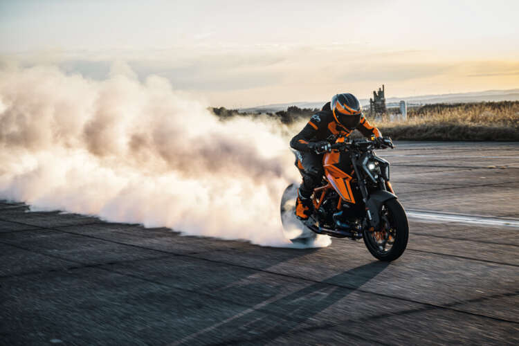 KTM 1390 Super Duke R 2024 official BM-39 - Paul Tan's Automotive News