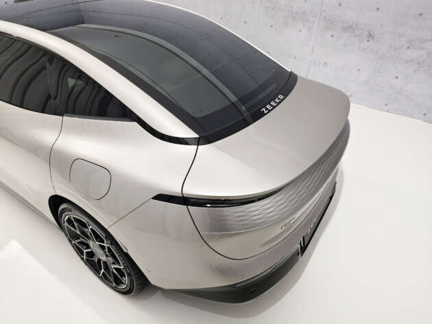Zeekr 007 revealed - EV sedan with single-, dual-motor versions, full ...