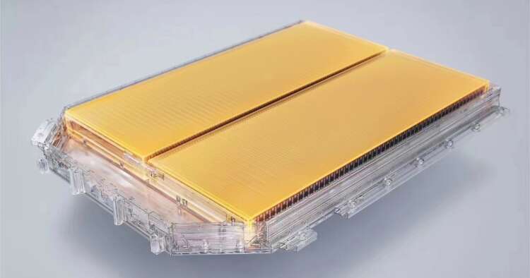 Zeekr launches 800V 'Golden Brick' LFP battery - 500 km range in 15 ...