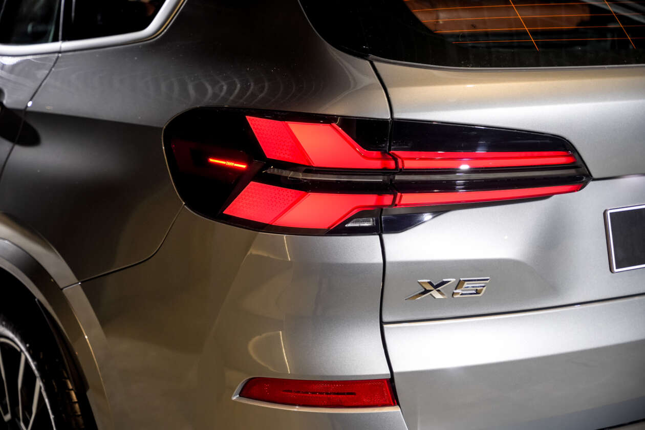 08. The New BMW X5 xDrive50e - Paul Tan's Automotive News