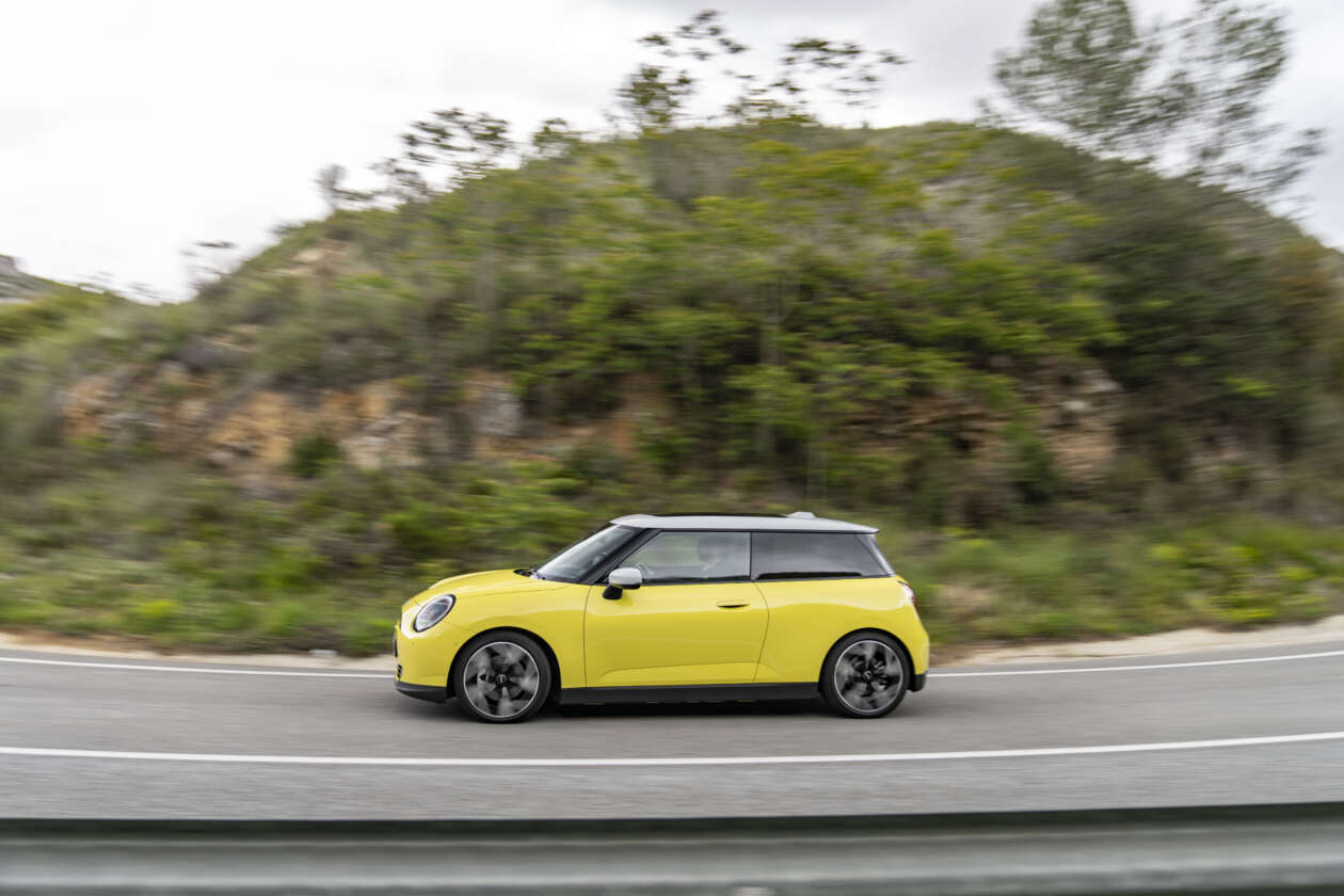 2024 MINI Cooper SE 21 - Paul Tan's Automotive News