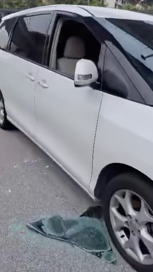 Awan Besar LRT Broken Windows 2 - Paul Tan's Automotive News Awan Besar LRT Broken Windows 2 - Paul Tan's Automotive News