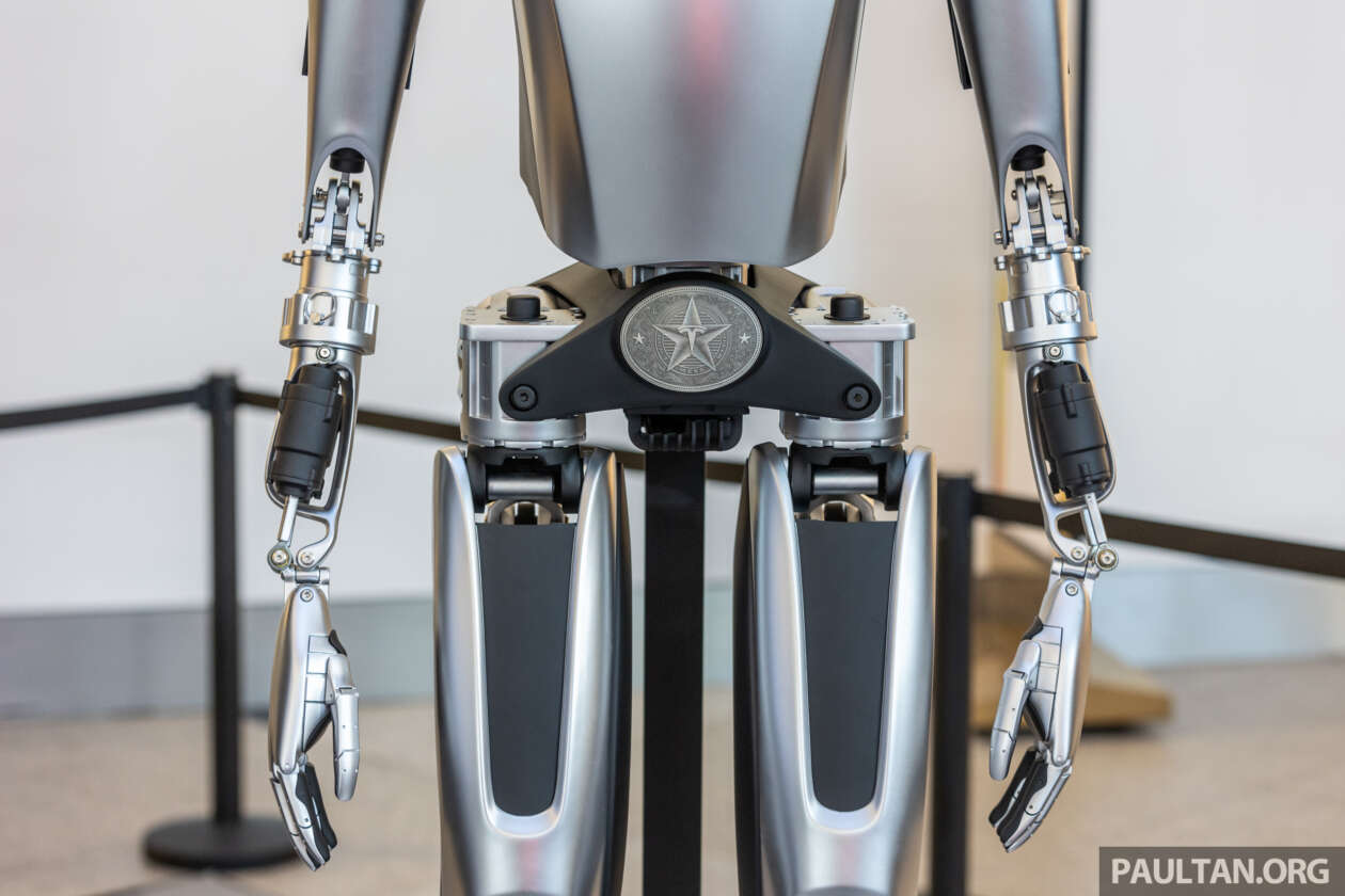 2024 Tesla Bot Optimus Gen 1-11 - Paul Tan's Automotive News