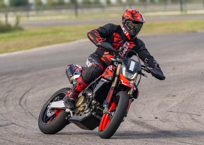 2024 Ducati Hypermotard 698 Mono launched in Malaysia - base model at ...