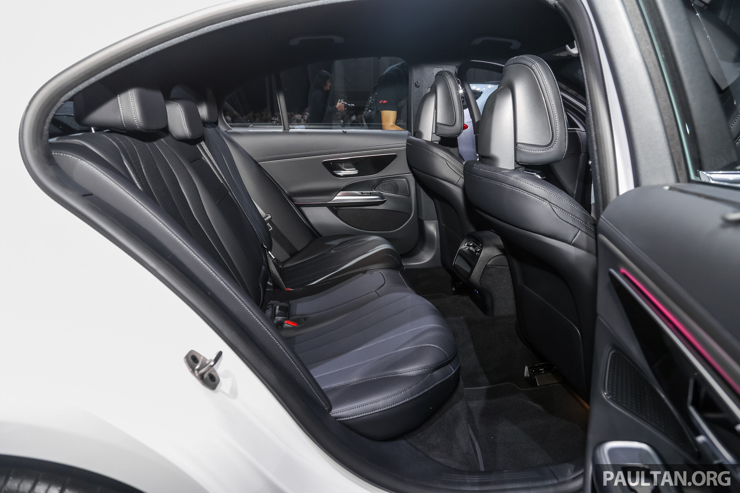 2024 W214 Mercedes-Benz E 200 Avantgarde_Int-27_BM - Paul Tan's ...
