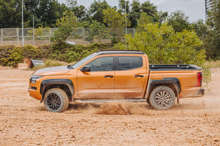 Mitsubishi Triton official_action-64 - Paul Tan's Automotive News