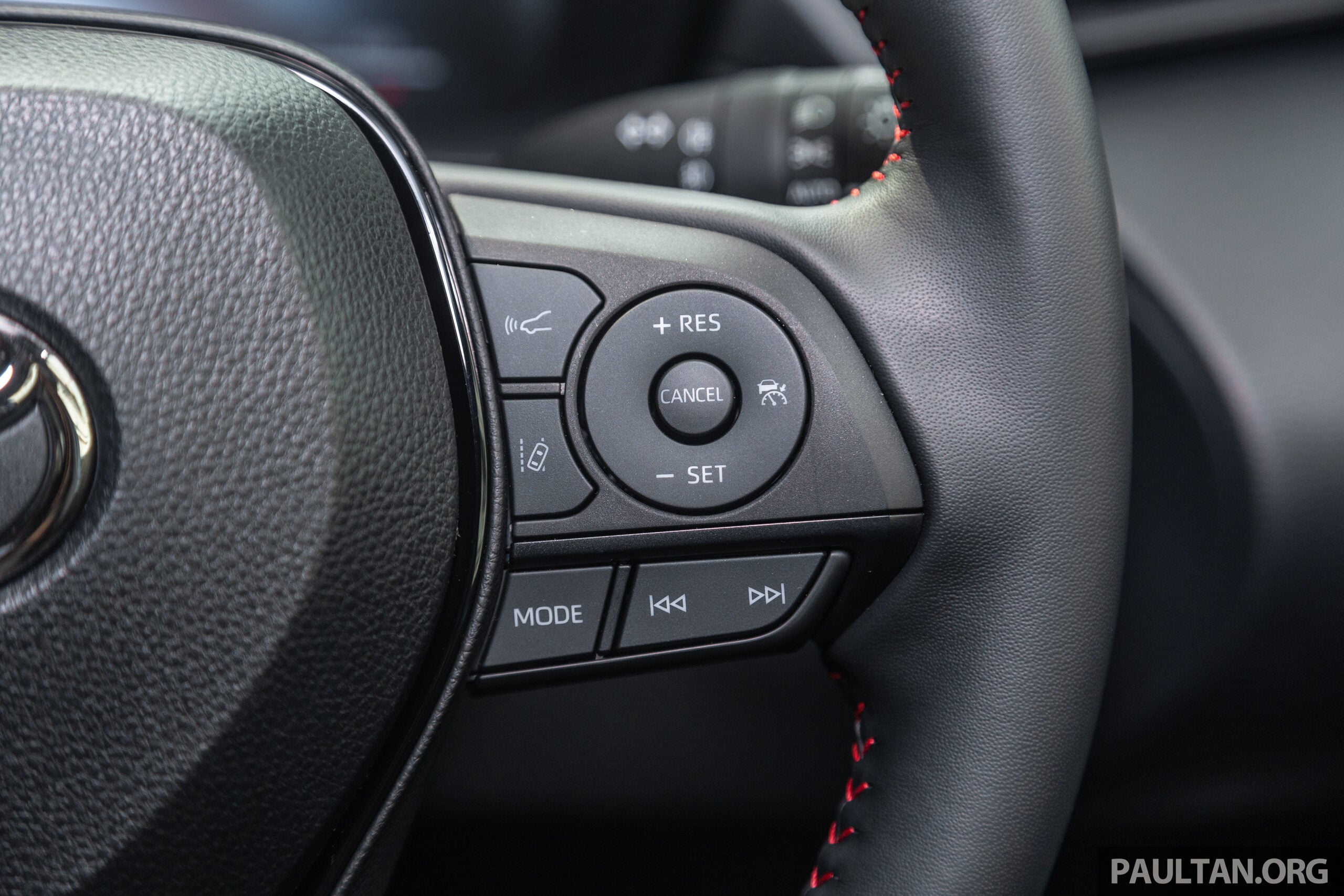 2024 Toyota Corolla Cross HEV GR Sport_Int-21_BM - Paul Tan's ...
