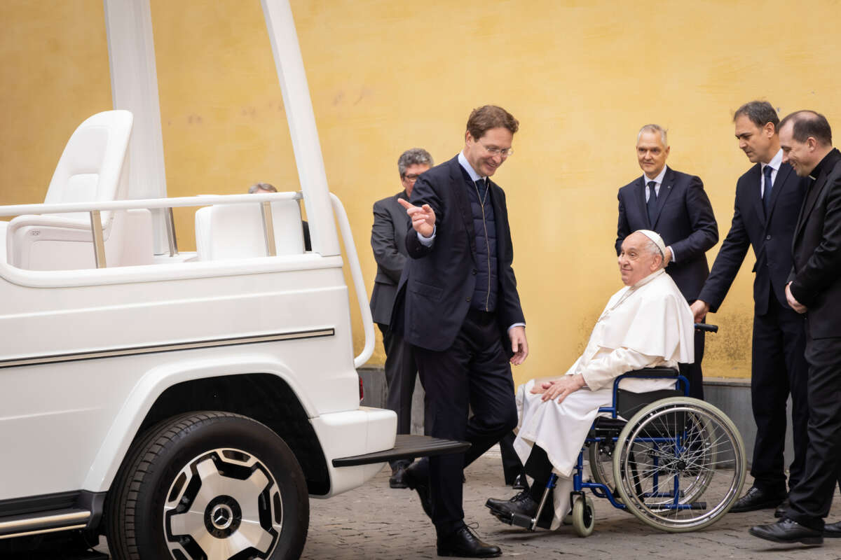 Mercedes-Benz electric G-Class new popemobile-15 - Paul Tan's ... Mercedes-Benz electric G-Class new popemobile-15 - Paul Tan's ...
