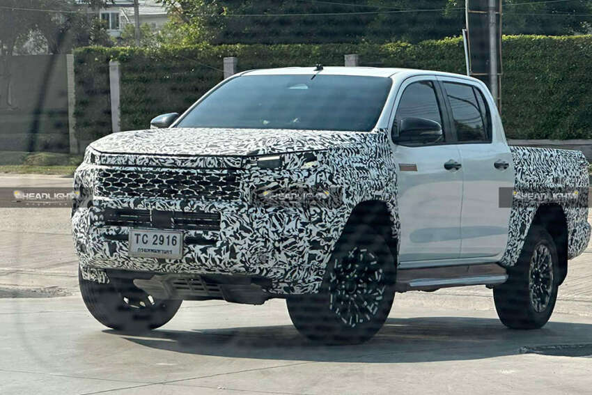 Toyota Hilux Travo spyshot 1 - Paul Tan's Automotive News