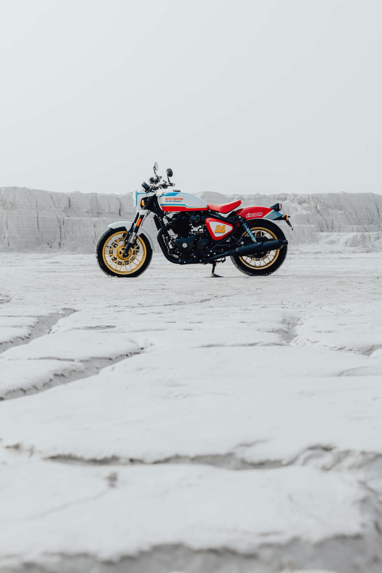 2025 Royal Enfield x Icon Motorcycles Limited Edition Shotgun 650 - 9 ...